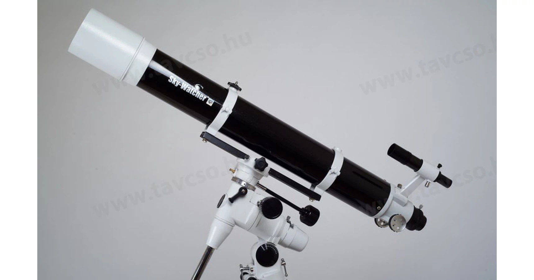 102/1000 SkyWatcher Evostar-102 refraktor tubus, 6x30-as keresővel, 2 ...